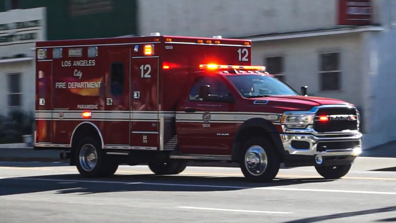 (Dual Siren) LAFD Rescue 12 Responding - YouTube