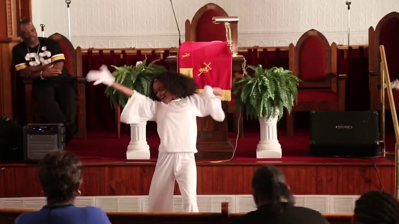 Kayla praise dancing to “Better Days” by Le’Andria Johnson - YouTube