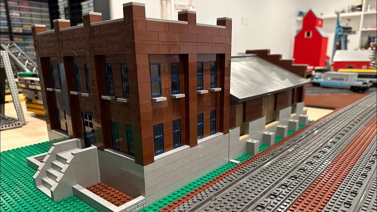 LEGO Trains - Large Freight House MILs Module - YouTube
