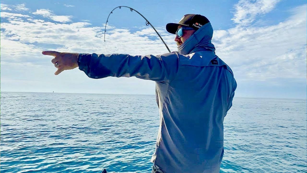Magic fishing in the deep blue - YouTube