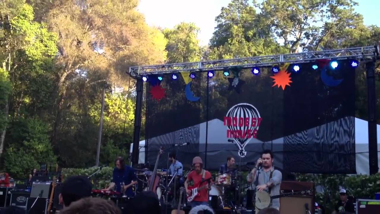 King Rat Modest Mouse HD Stanford, CA May 19, 2012 - YouTube