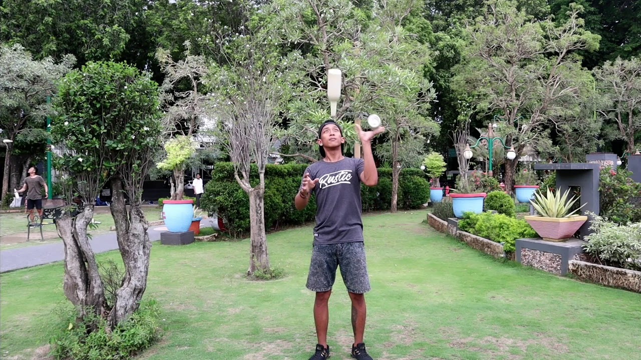 Bartender Basic 2 ( How To Flair ) Juggling Bottle - YouTube