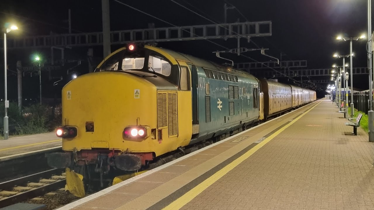 TONES and CLAG BR Class 37610 Departing Didcot parkway with 3Q60 ...