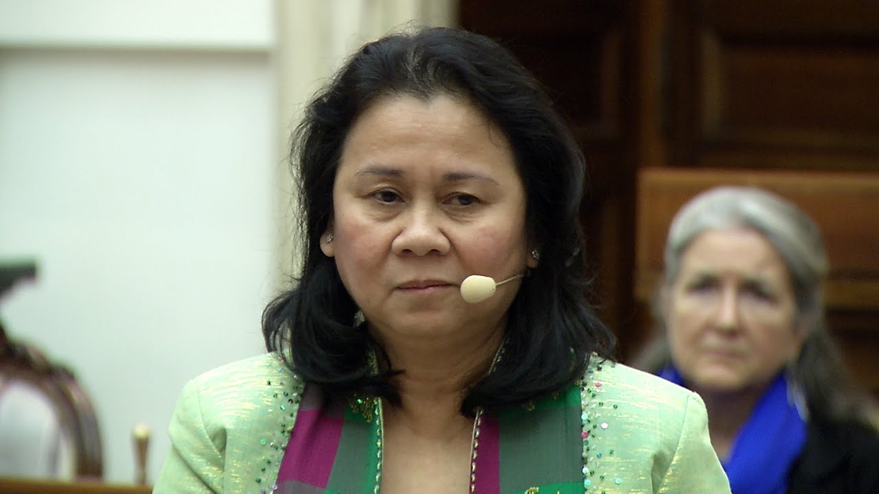 Cecilia Flores-Oebanda -Fighting for freedom - Voices of Faith - YouTube