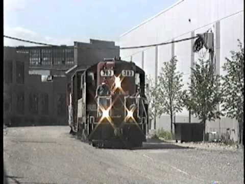 Chicago Railroad Street Running Kingsbury Job 1999 Soo Line Geep - YouTube