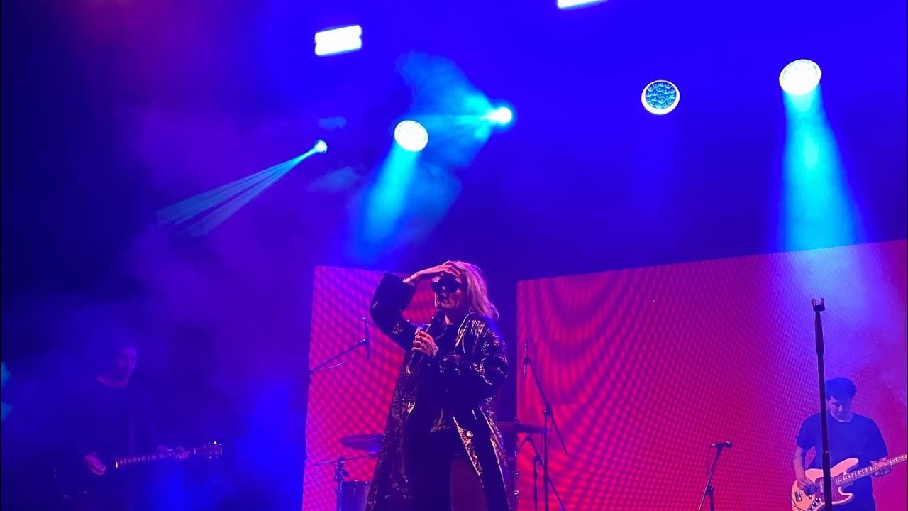 Lost in my bedroom - Sky Ferreira 2024 - YouTube