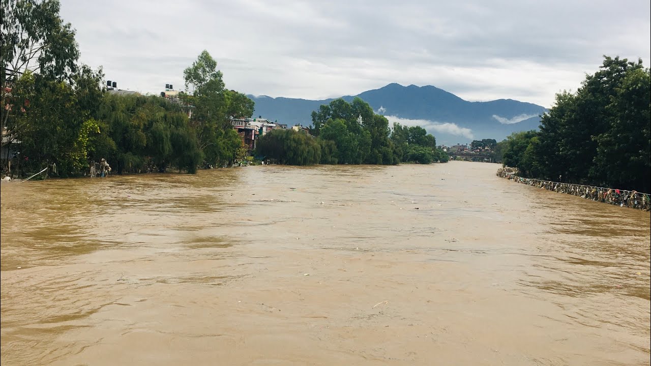 Flood’s in Kathmandu’s river (badi pahiro ) 2081 || Biggest flood in Nepal ||Badi Pahiro - YouTube