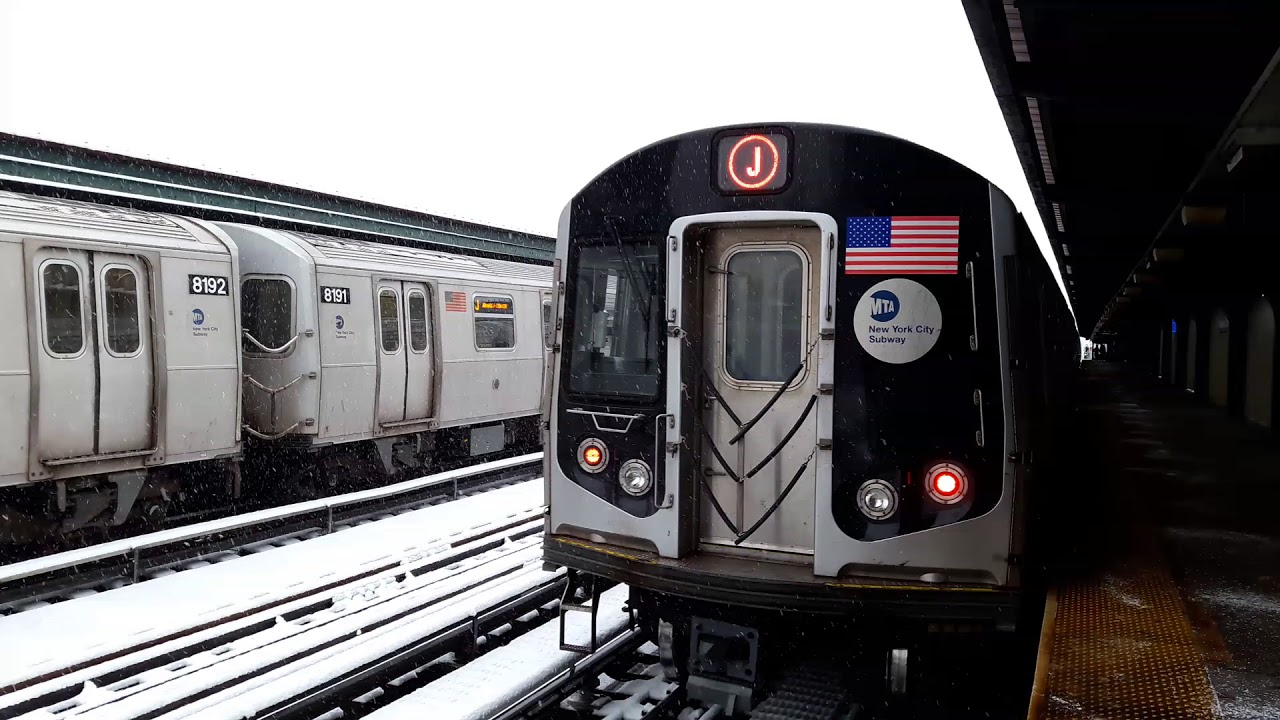 R160 (J) + R143 (J) leaving Hewes Street in the snow - YouTube