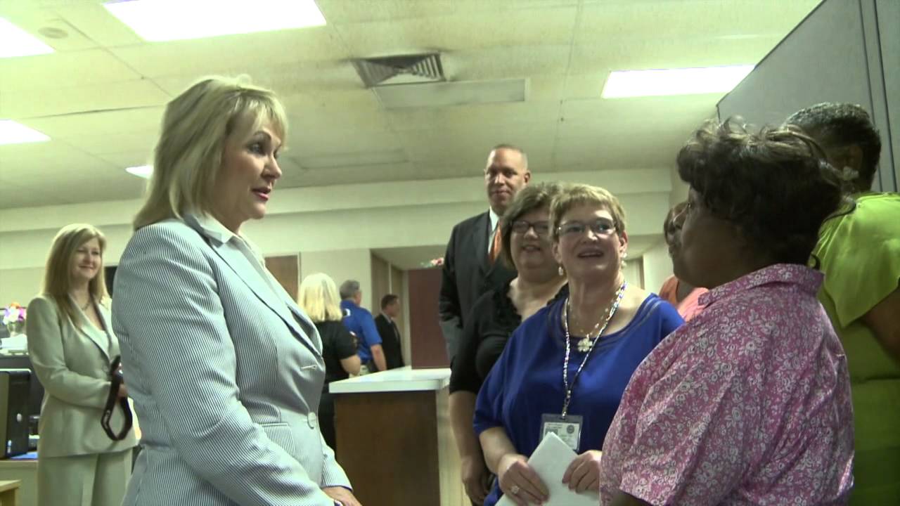Governor Mary Fallin's Visit to Oklahoma Department of Public Safety ...