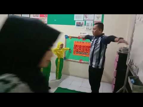 Senam sehat gembira.. mi plus al-maqbul - YouTube
