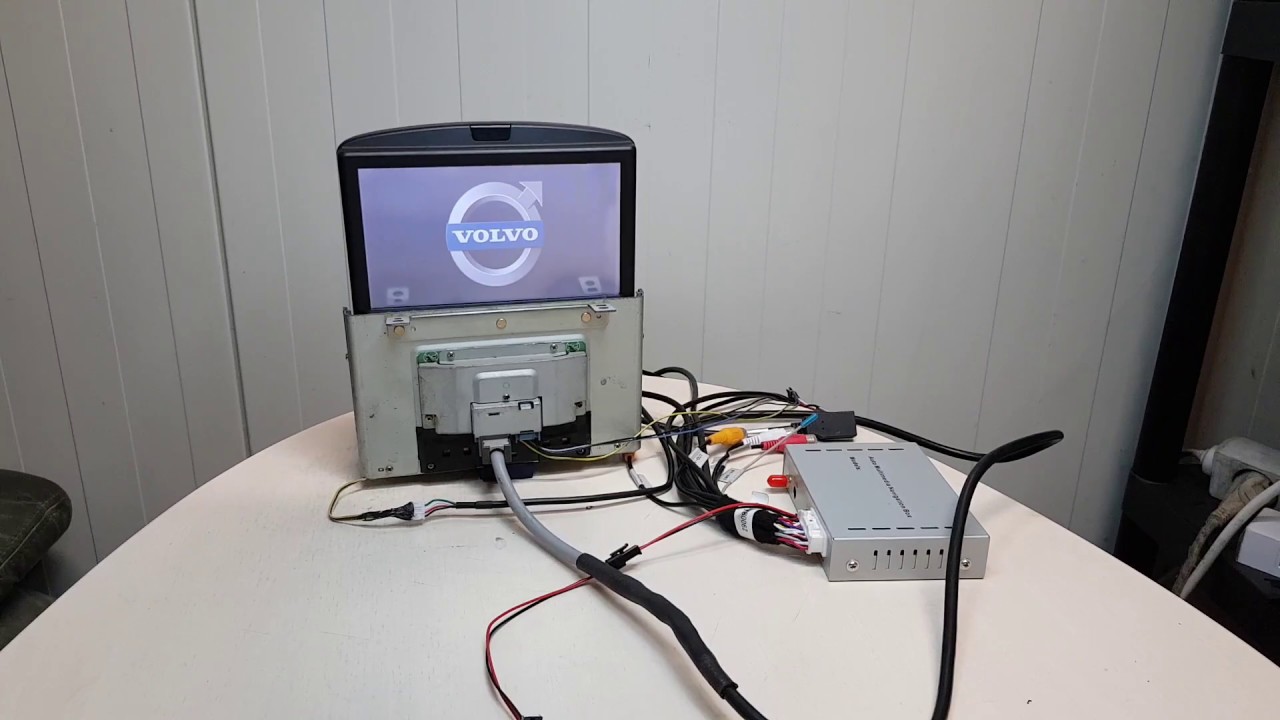 Volvo RTI monitor with universal navibox - YouTube