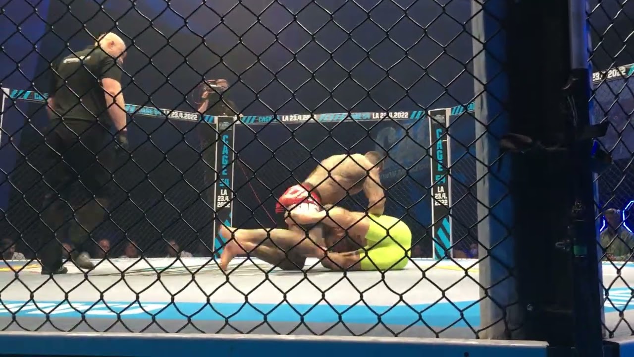 Kenneth Bergh - Devastating ground and pound! (TKO win at CAGE 53 ...