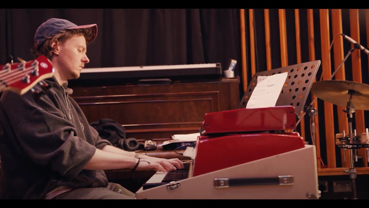 Kai Reesu - Deluge - Live Session - YouTube
