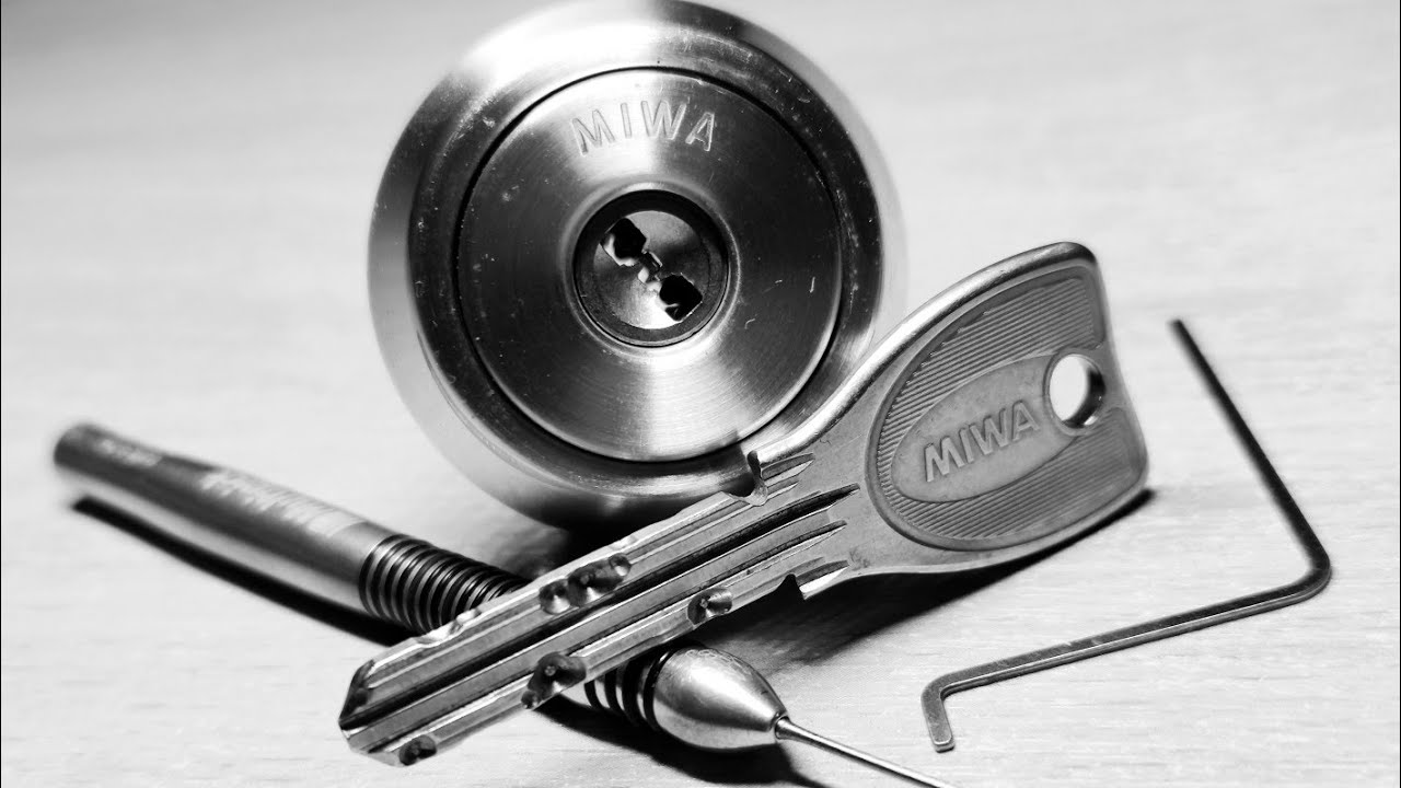 MIWA PR - 11 levers with false gates and serrations, no mastering ...