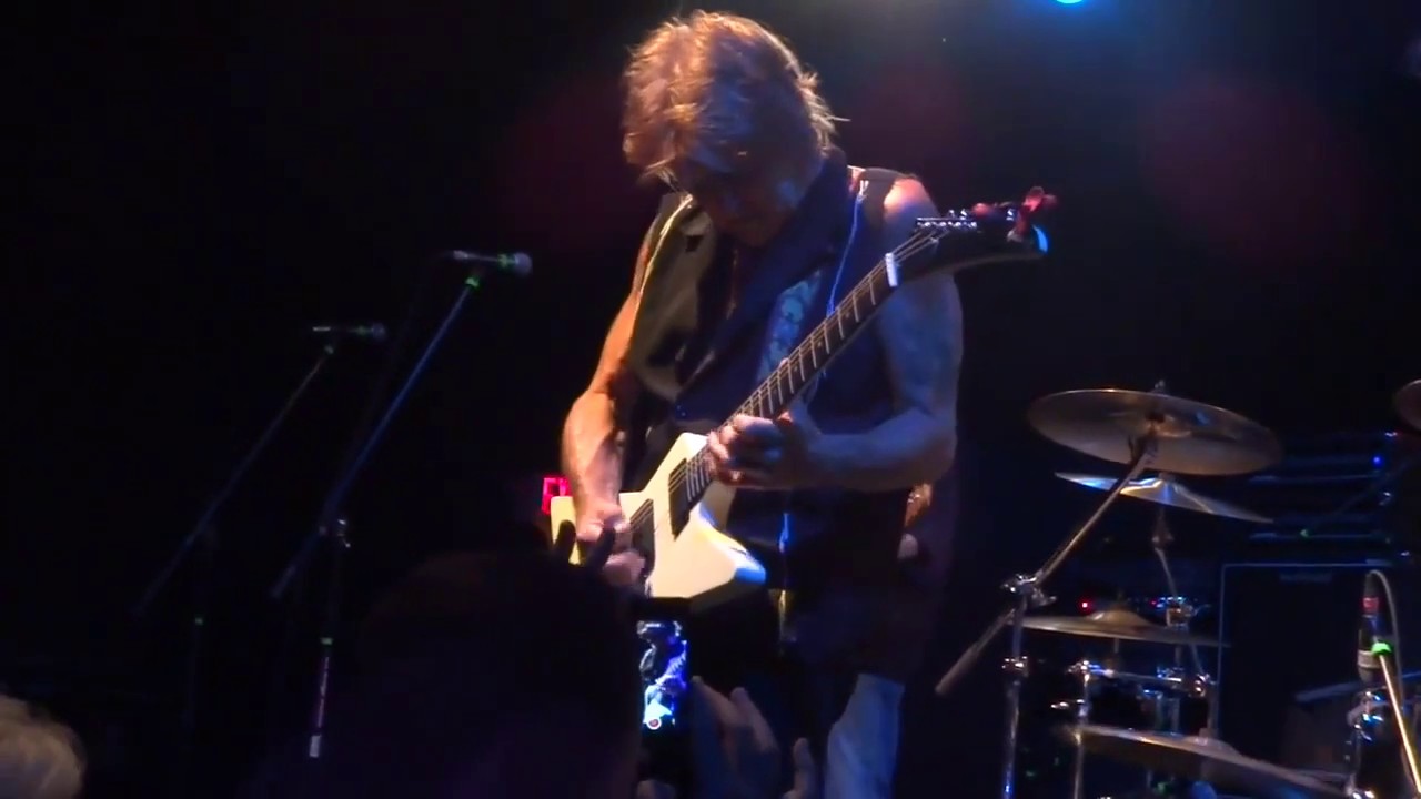 Killer Bee - Featuring Paul Chapman - Doctor Doctor - Live at The Rex ...