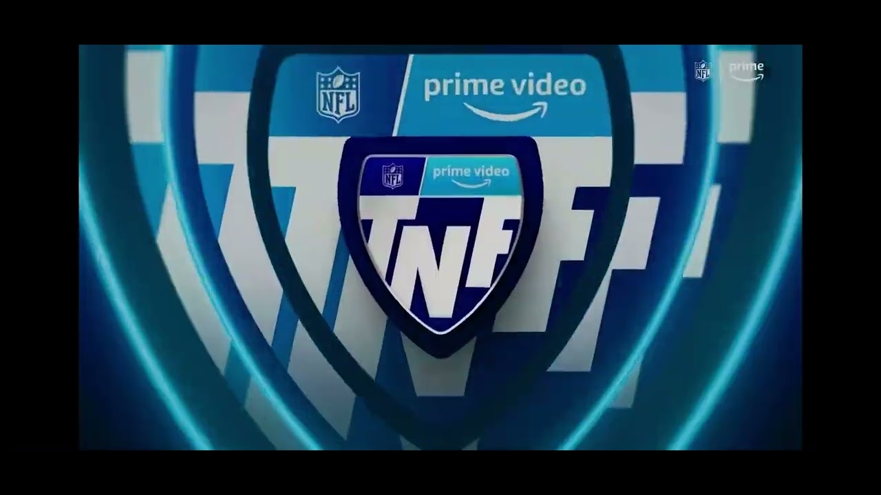 Justin Fields throws a weird interception at 5 yard line - YouTube