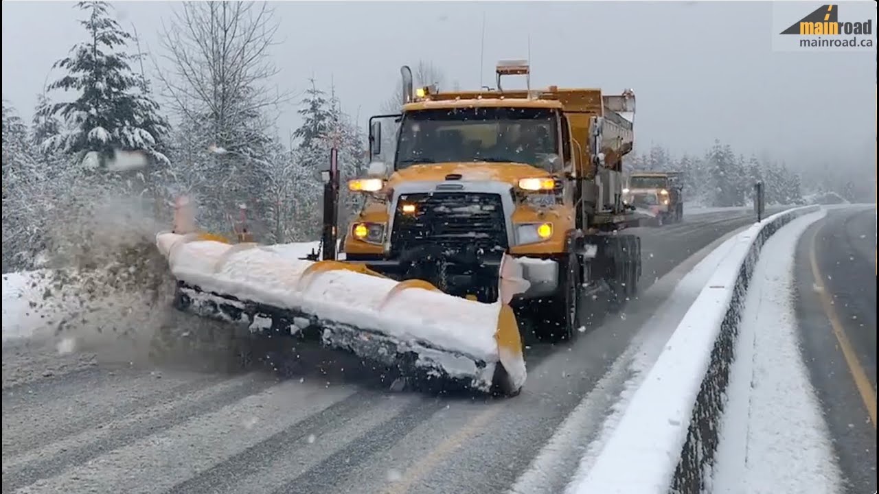 Mainroad | Echelon Plowing on Northern Vancouver Island - YouTube