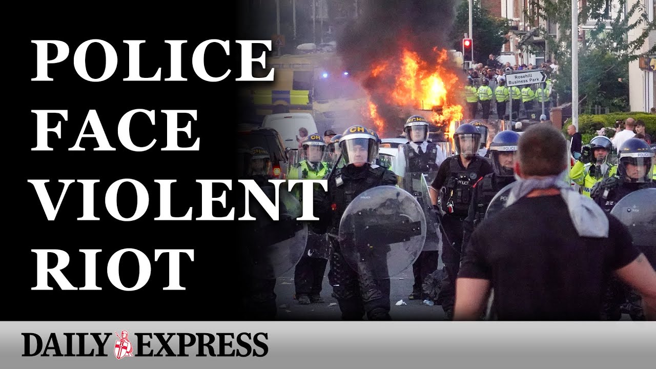 Southport: Police face riot and vehicle burned as chaos erupts - YouTube