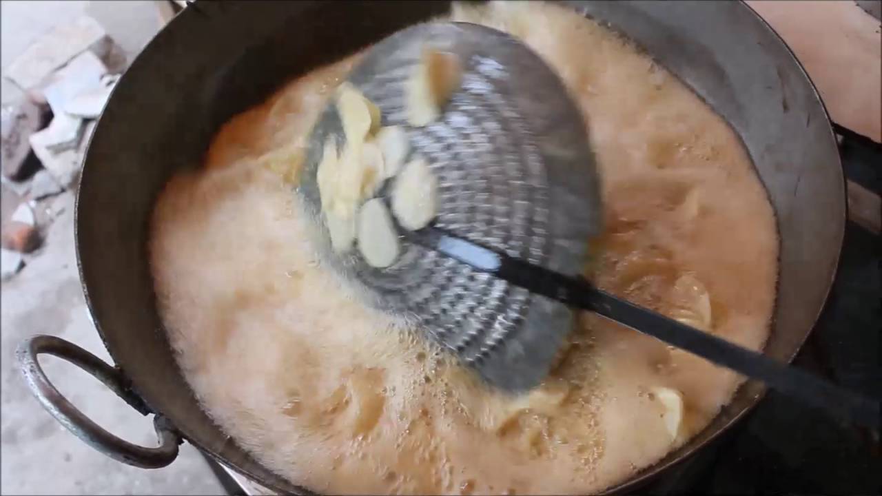 POTATO CHIPS - ALU CHIPS - HYDERABAD STREET FOOD||Indian Street Food ...