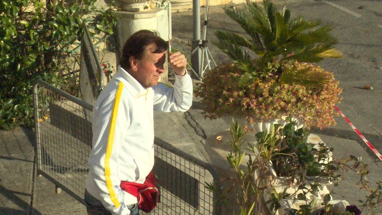 Sfilata dei carri di Carnevale 2020 a Strangolagalli - YouTube