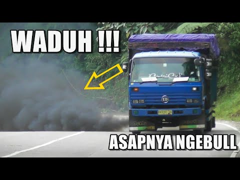 TRUK ASAP NGEBUL NANJAK SITINJAU LAUIK