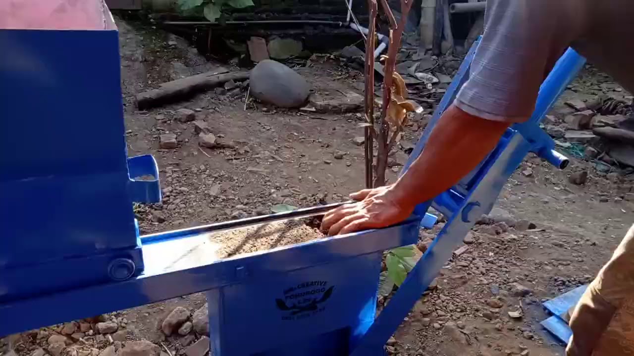 press batako 30x15x8 - YouTube