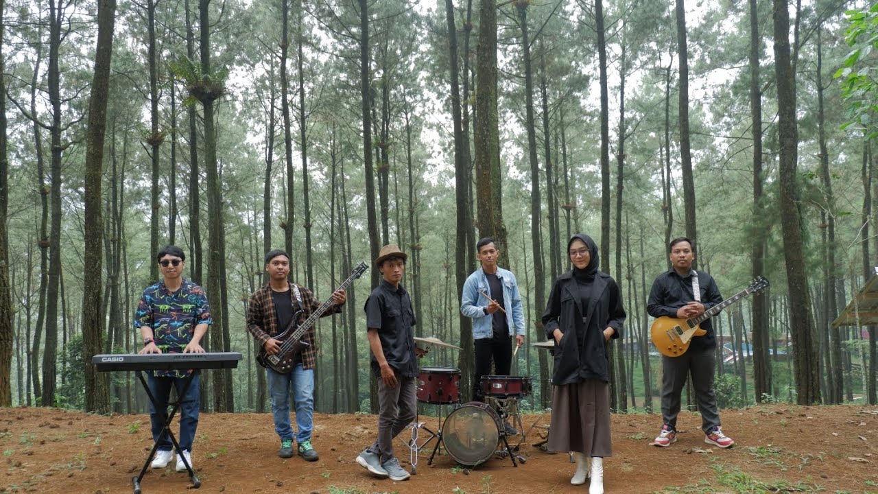 HAZELNUT - TERLALU JAUH MUSIC VIDEO - YouTube