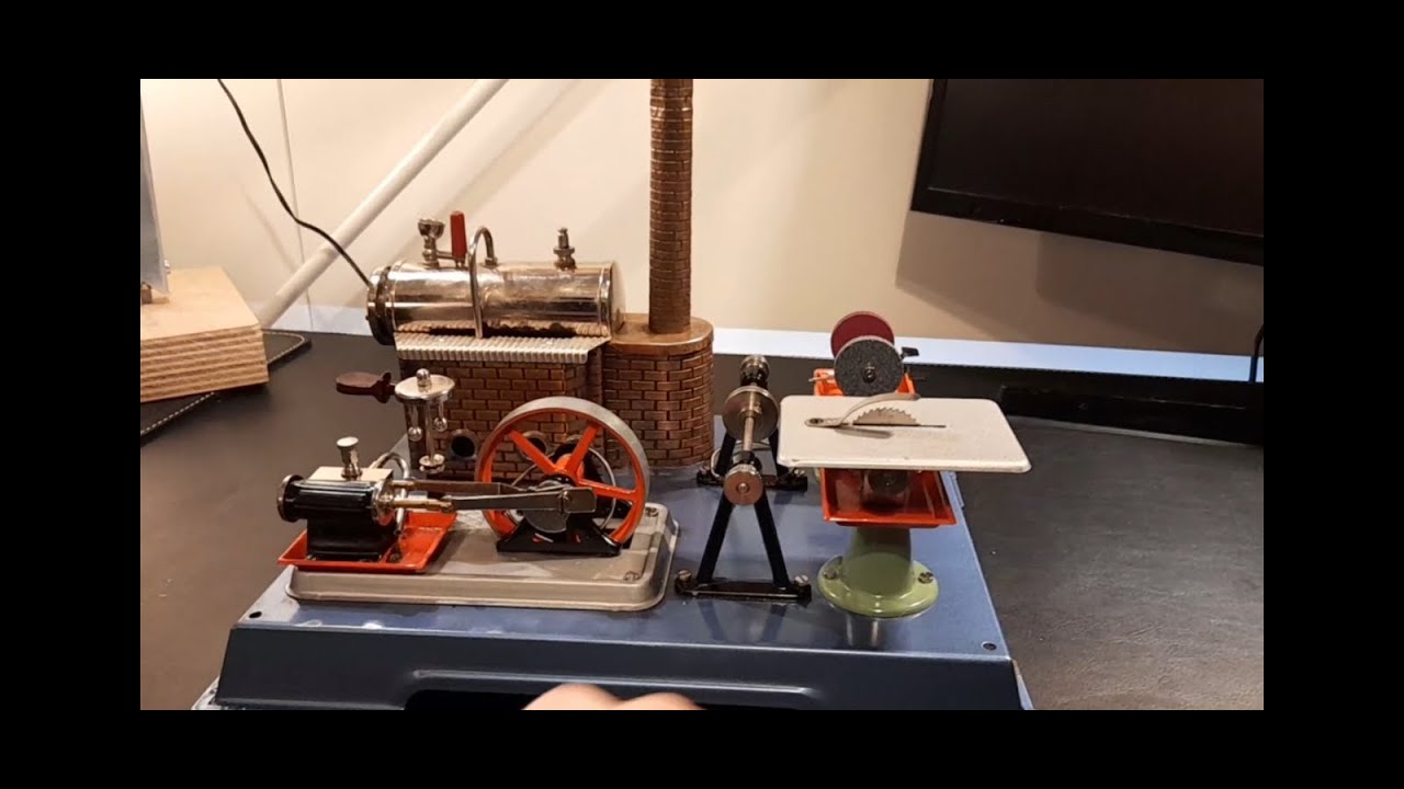hoe werkt een stoommachine (wilesco D101) - YouTube