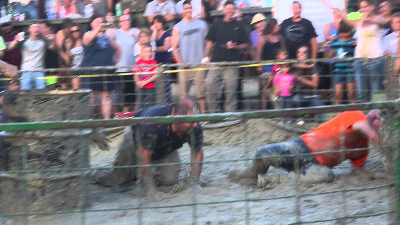 Pig Wrestling 2015 Poplar Montana " Sheriff's Team " - YouTube