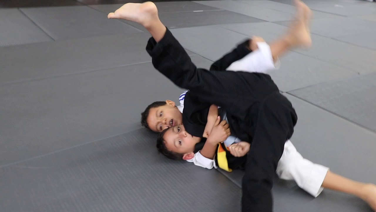 Kids Fight Party - YouTube