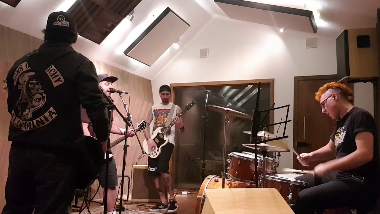 Four Stance - First Date (Blink-182) - YouTube