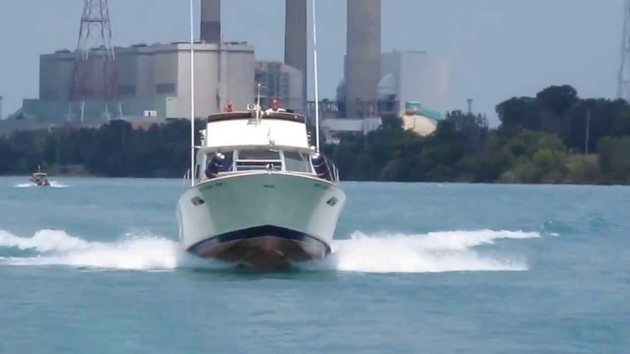1968 38 CHRIS CRAFT COMMANDER SEDAN 2013 - YouTube