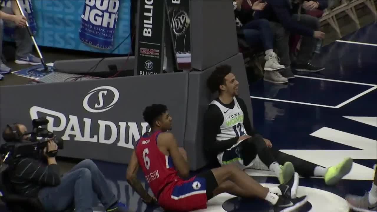 Michael Bryson finishes through contact - YouTube