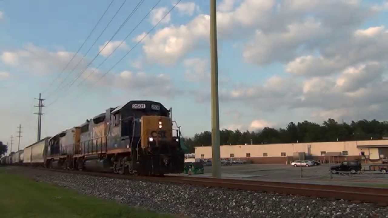 CSX 2501 Blasting its RS5T through Strongsville - YouTube
