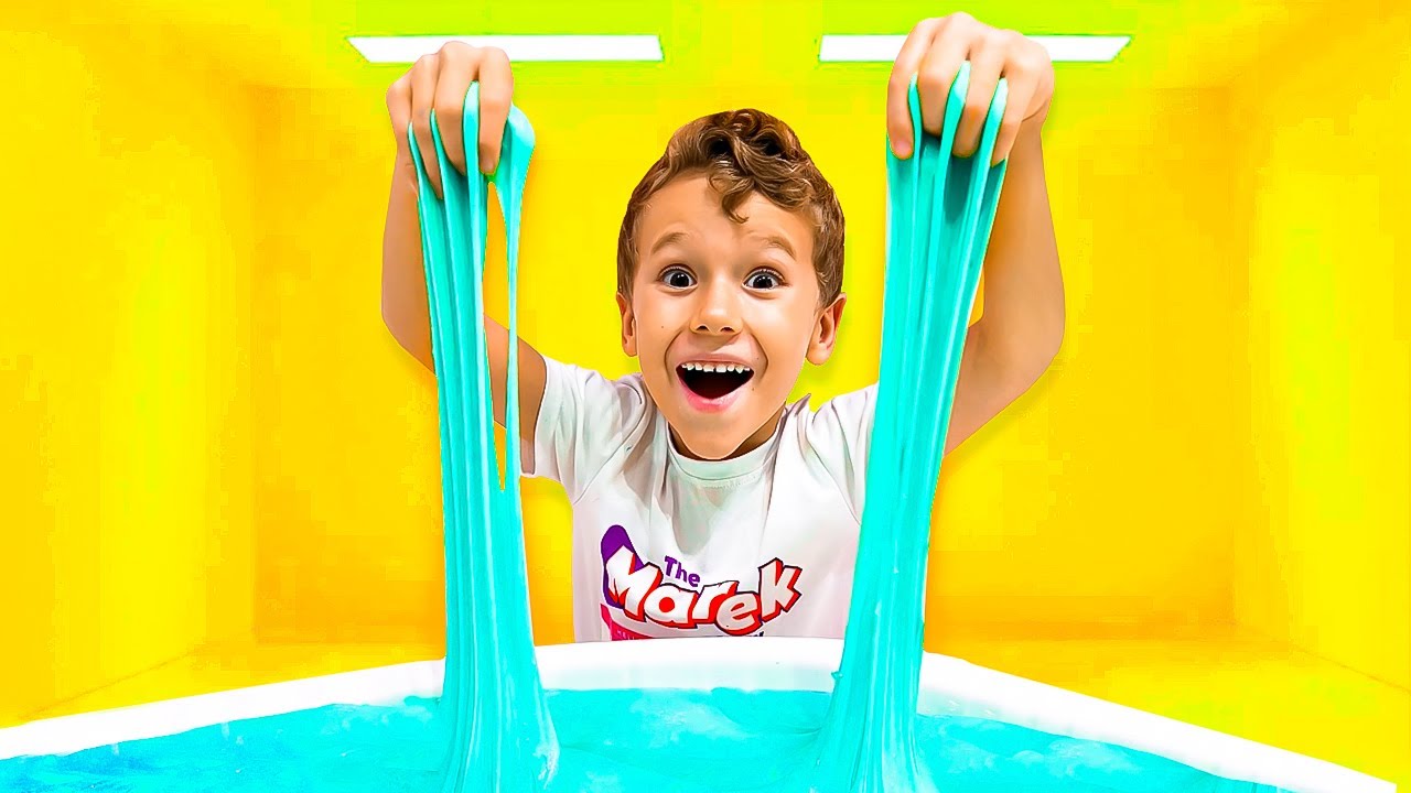 Marek is making slime in The biggest Slime Factory 🧪 Sloomoo Institute ...