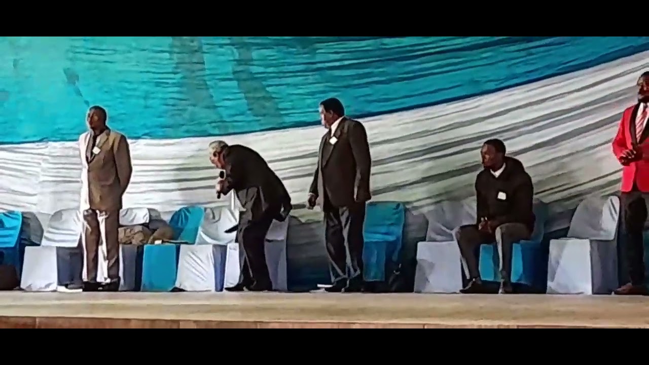 Ngabe Safela Endleleni by Pastor D Ndzimande ...