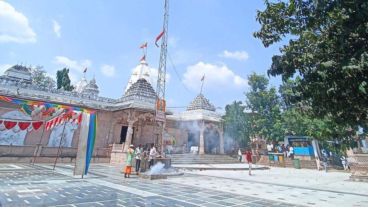 Pipal khuta Mandir 🛕| Meghnagar , MP | - YouTube