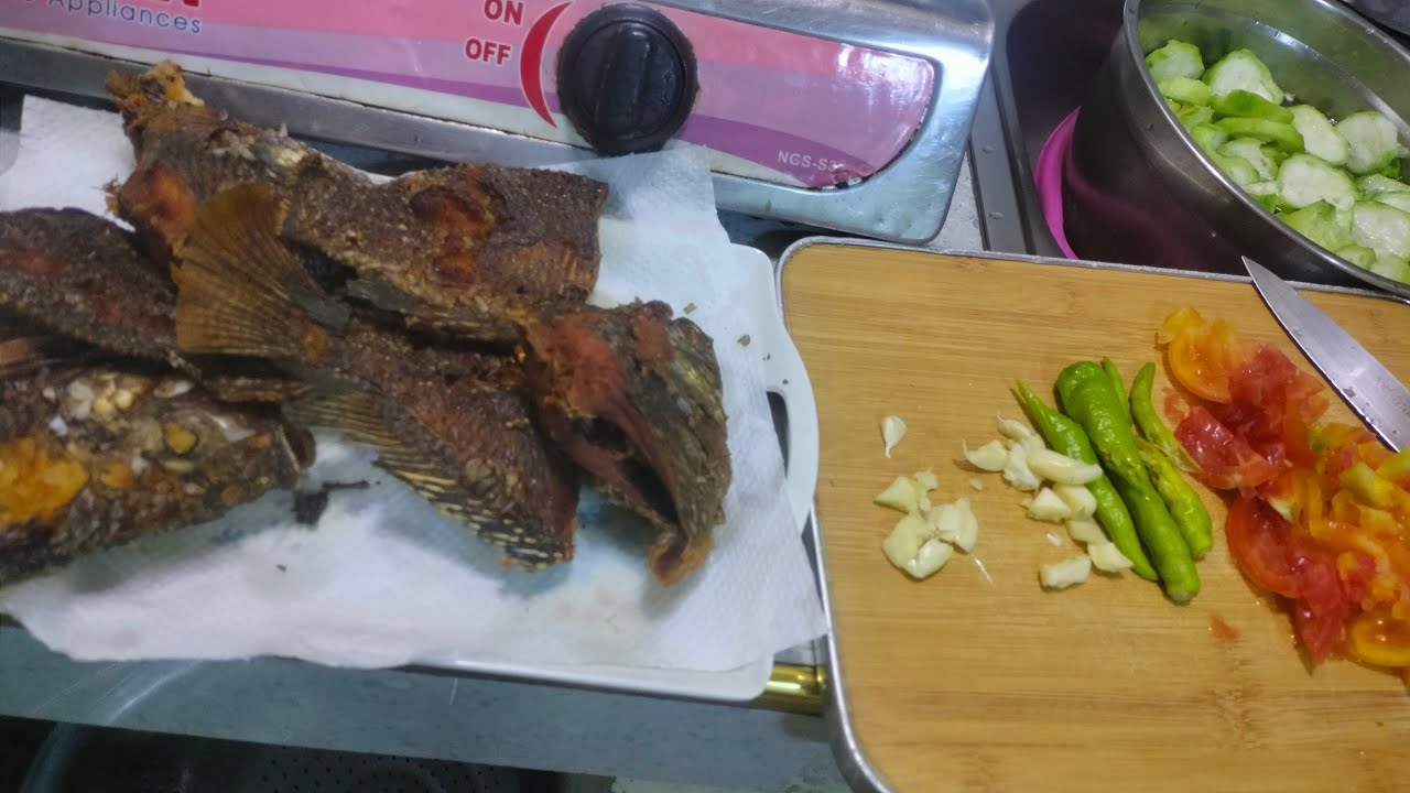 It's Cooking Time| Fried tilapia with Miswa and Patola| - YouTube