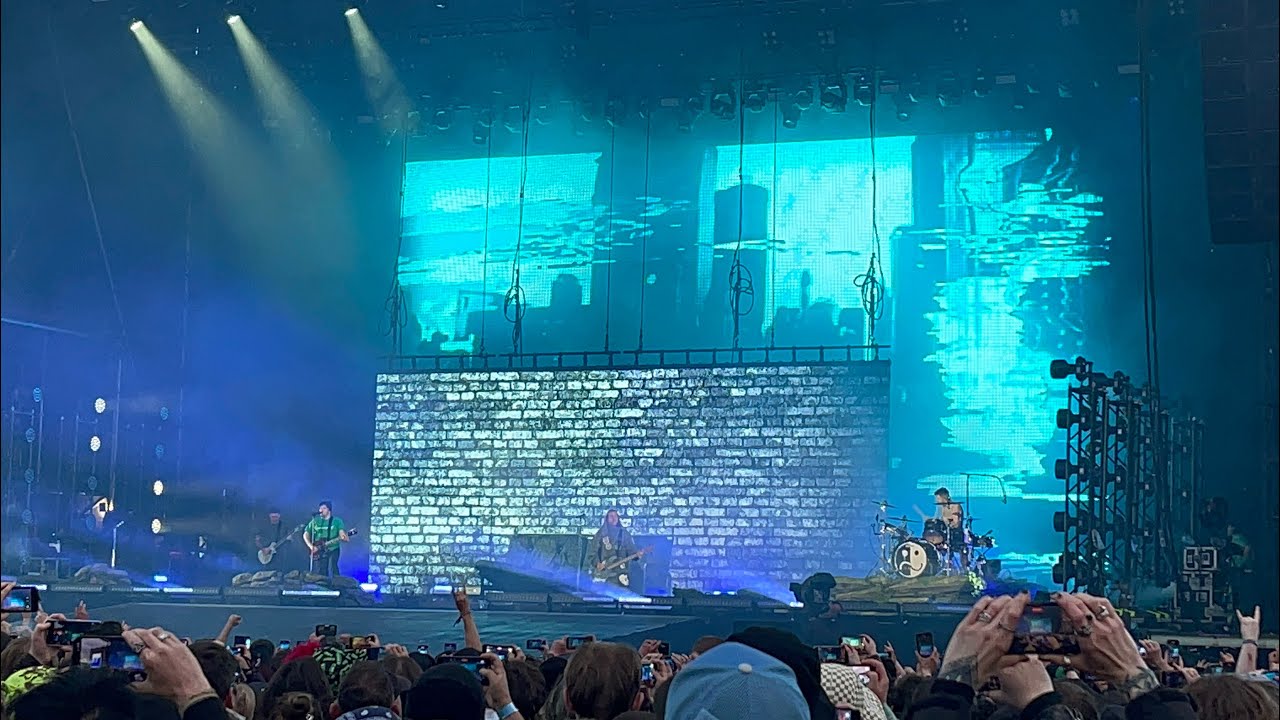 Fall Out Boy Chicago Is So Two Years Ago Live Download Festival 2024 ...