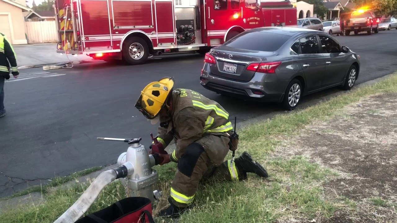 Fire Fighter Opening Fire Hydrant - YouTube