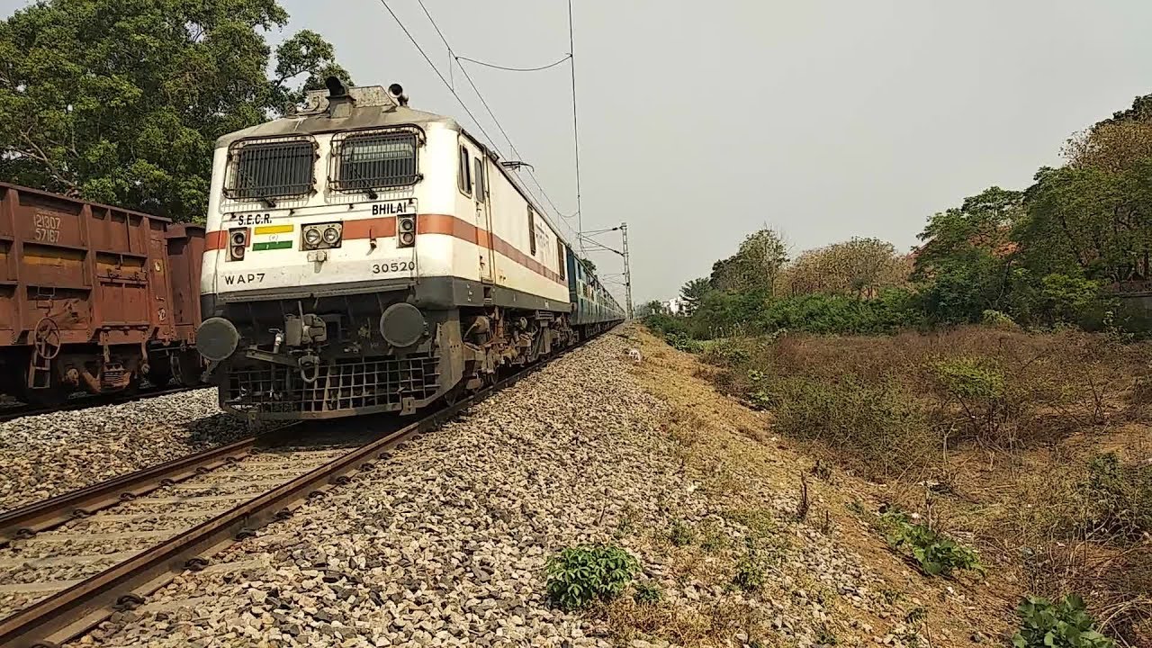 Rewa Bilaspur Express Skipping With Upgraded Link BHILAI WAP-7 In Lead[Indian Railway] - YouTube