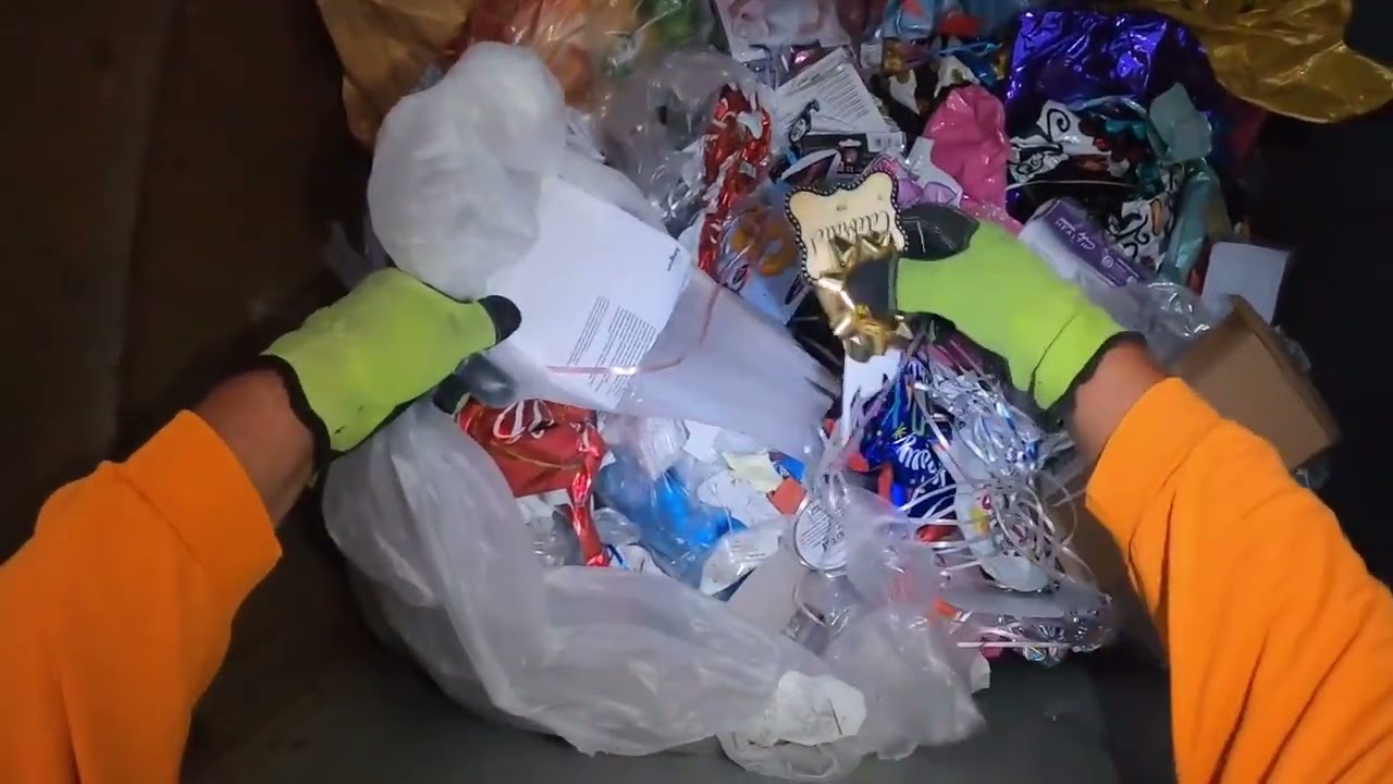 Theres a Fish Aquarium dumpster diving - YouTube