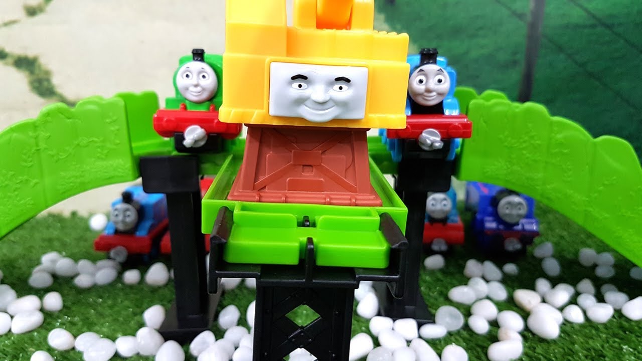 Thomas & Friends Reg and the scrapyard with Tayo Service Garage for ...