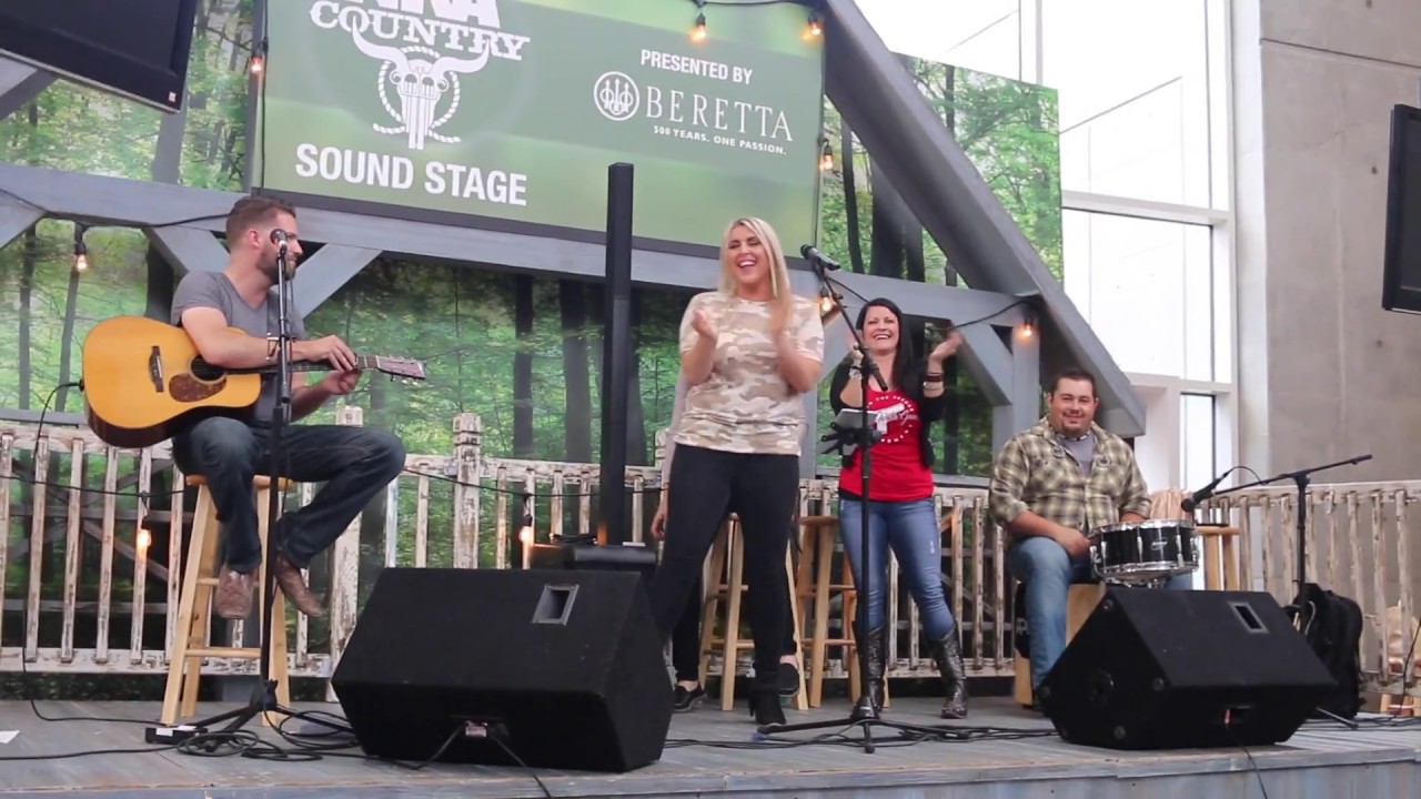 Girls with Guns at the 2017 NRAAM - YouTube