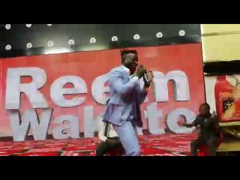 Johnem à l'émision Reem wakato