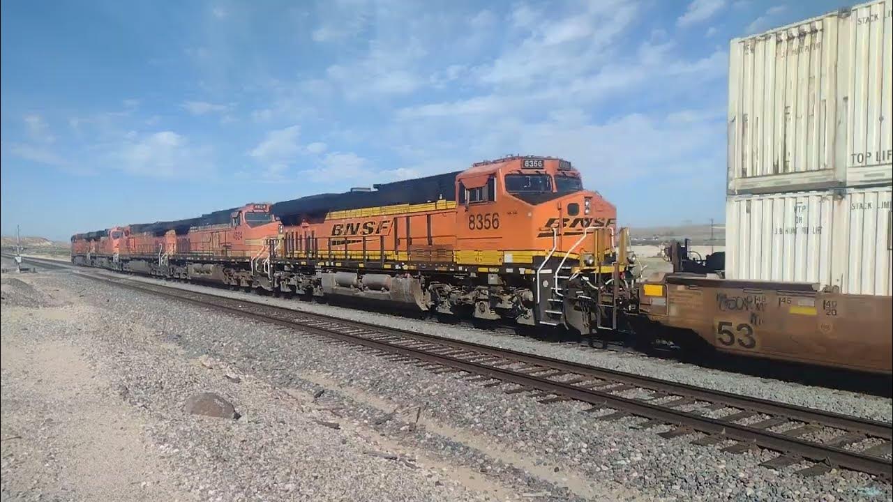 WB BNSF Domestic Intermodal/Port Stack Train At Wild Crossing Ca! #bigbossrailfanner - YouTube