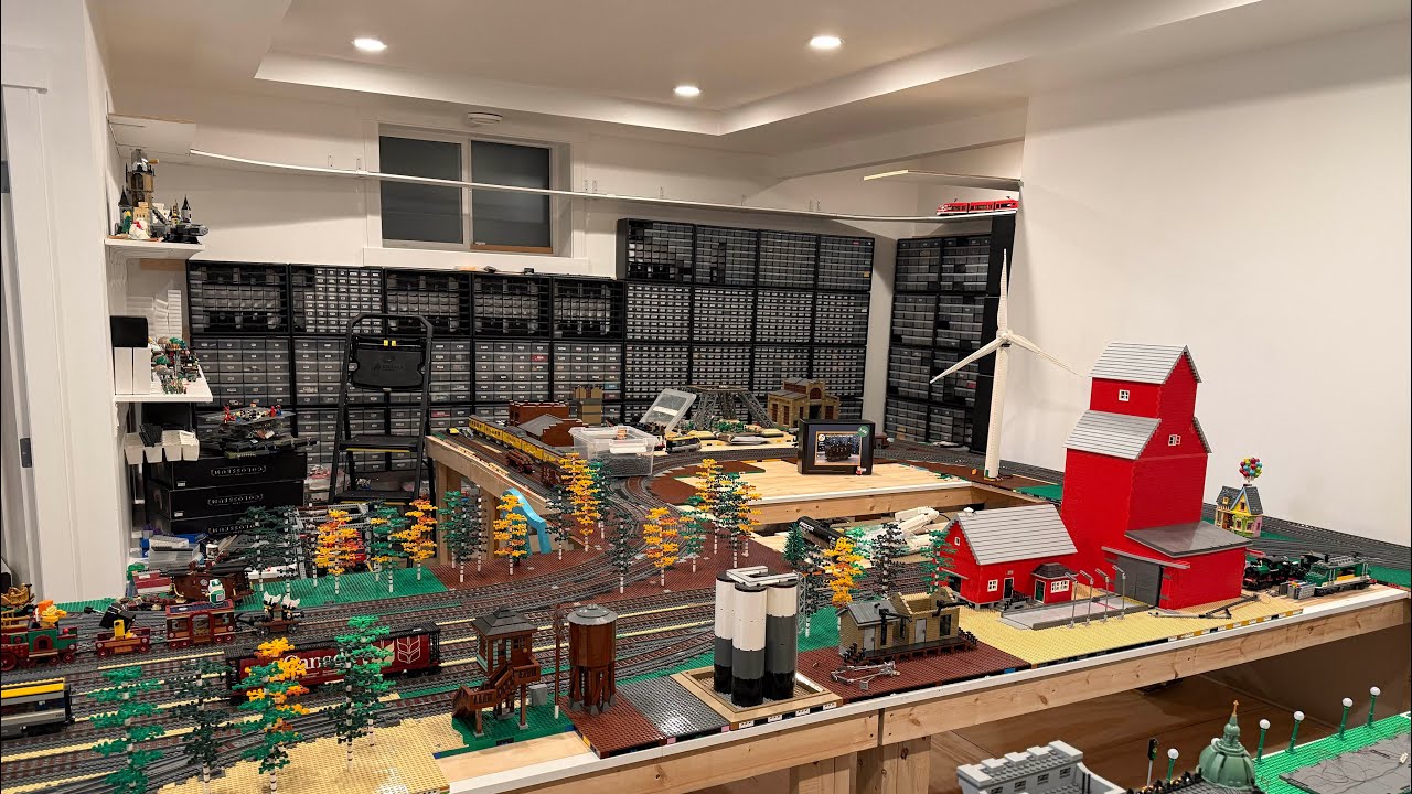 LEGO Trains - Extended Elevated Track With Running Train - YouTube