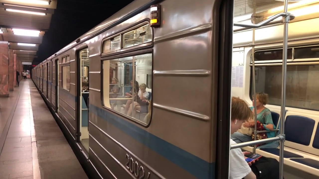 81-717/714.6 На станции Печатники - YouTube