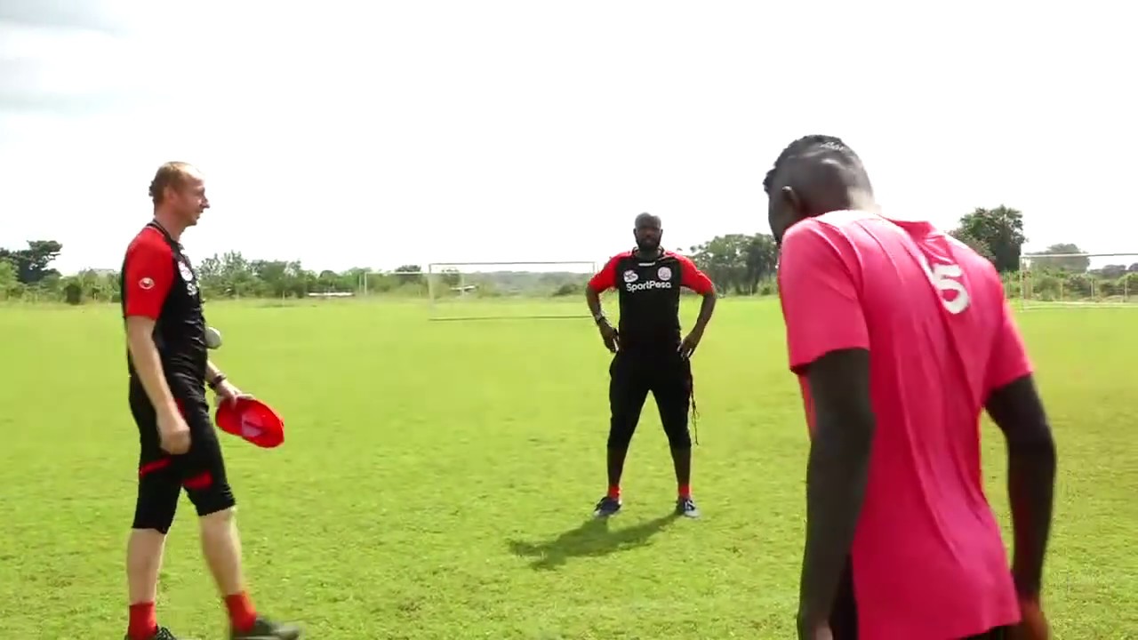 #LIVE: Mazoezi ya Simba kutokea MO SIMBA ARENA - YouTube