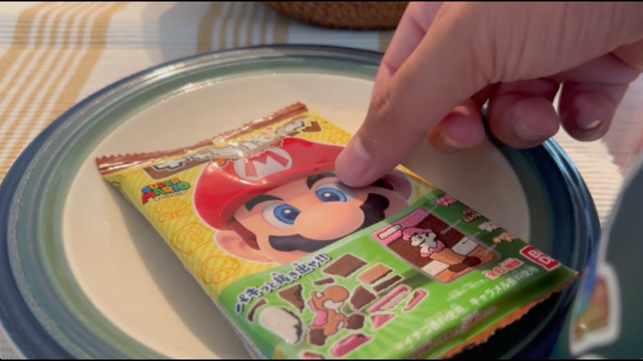 Bandai Super Mario Chara-Paki Candy Bar Review - YouTube